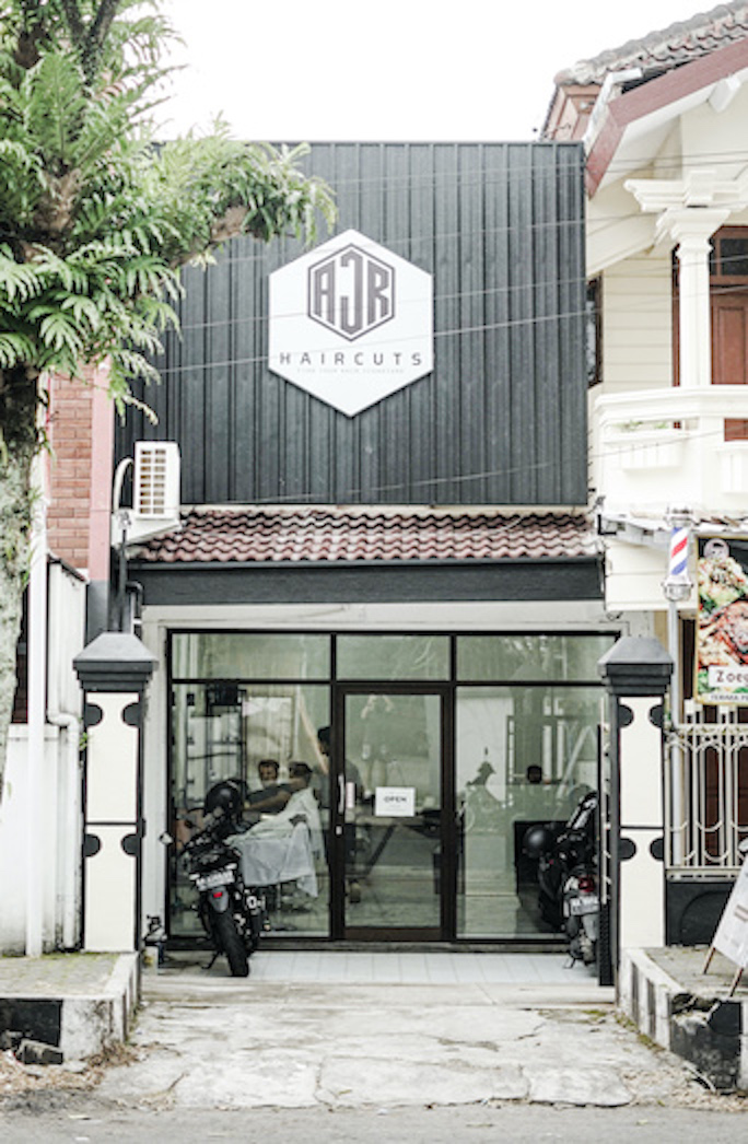 AJR - Barbershop Website